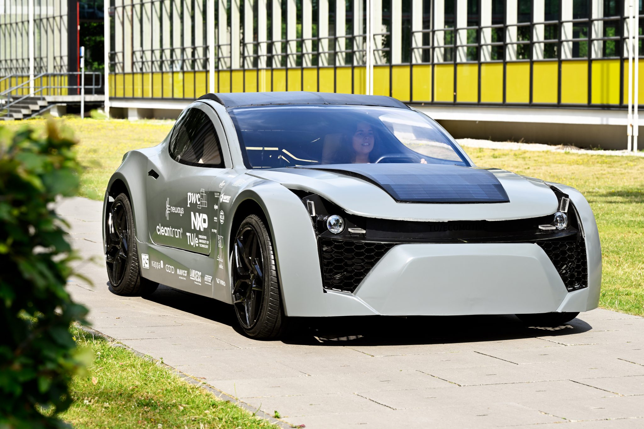 Meet ZEM; the car that cleans the air while driving - TU/ecomotive